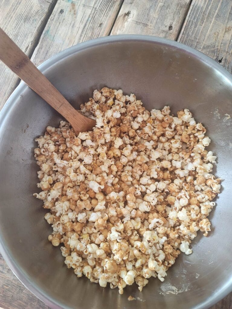 The Perfect Sugar-Free Caramel Popcorn | Healing Home Recipes